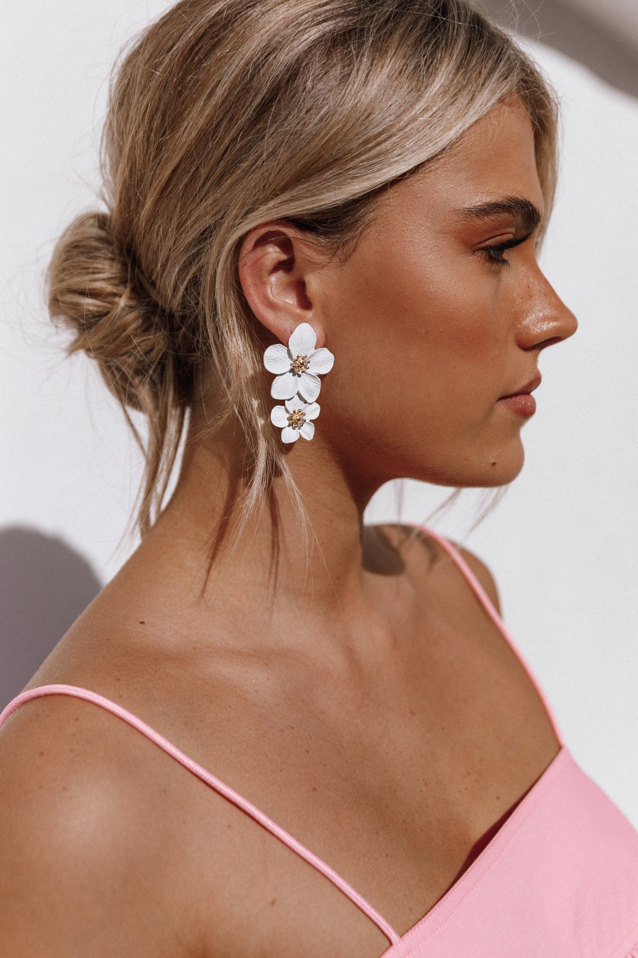 Alexa Flower Earrings - White | Petal & Pup